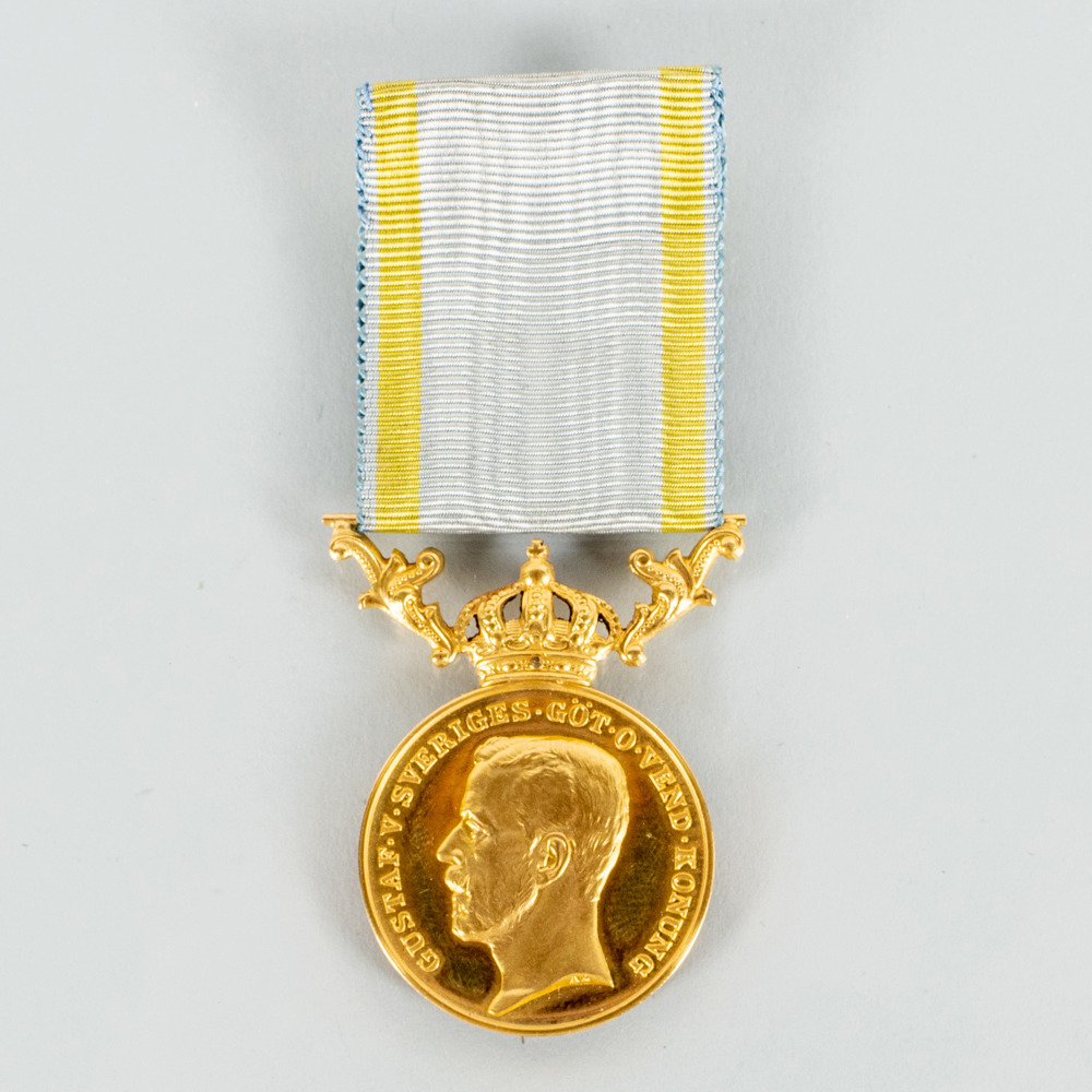 F RTJ NSTMEDALJ 18k Guld Vikt Inkl Band Ca 16 G Auktion F RTJ NSTMEDALJ 18k Guld Vikt Inkl Band Ca 16 G Auktion